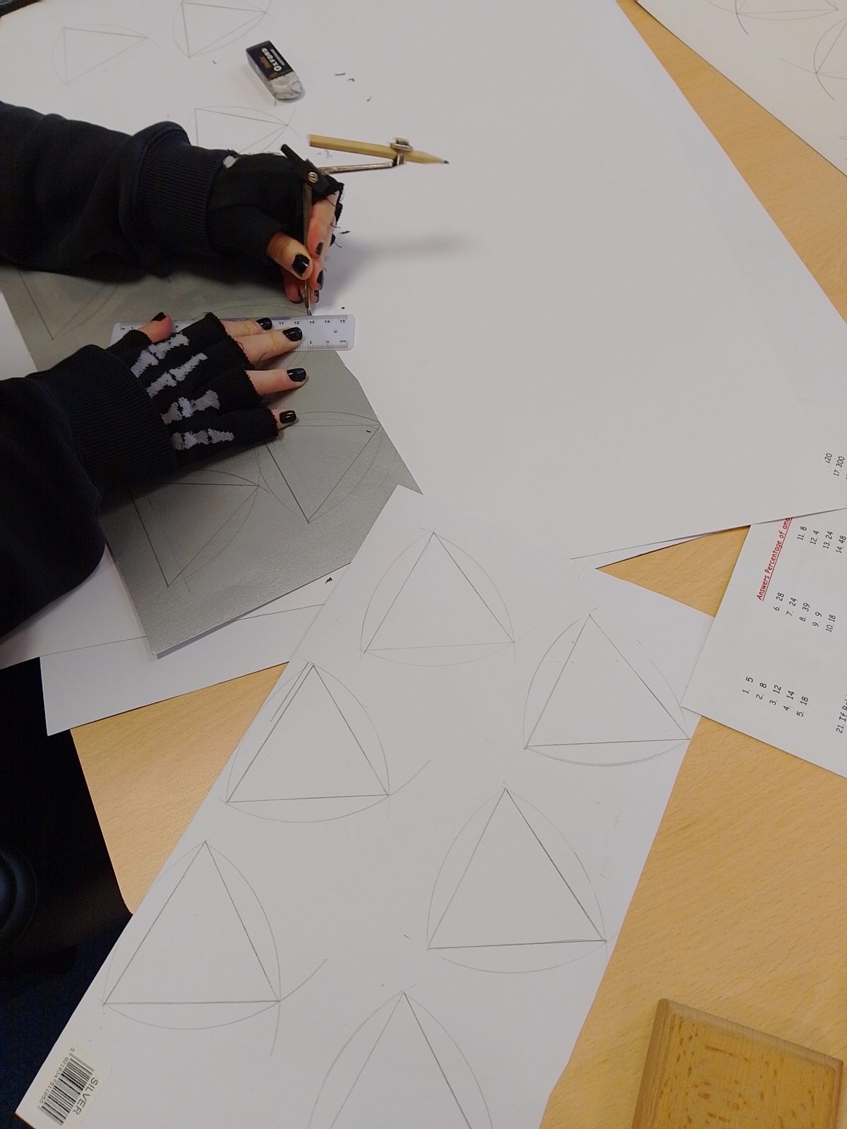 Christmas Baubles/Maths Project – Castle School
